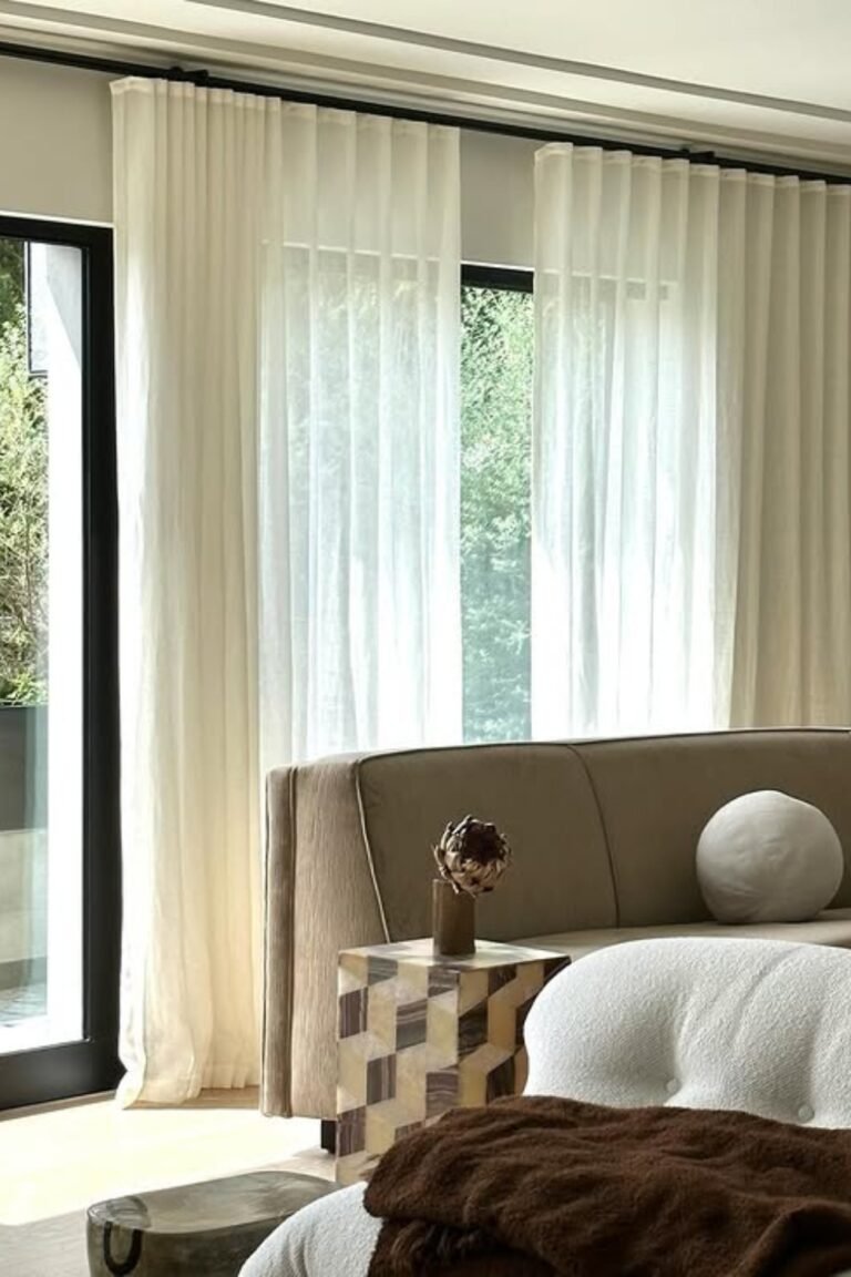 How to Pick the Right Bedroom Curtains in 2026 – Styli Casa